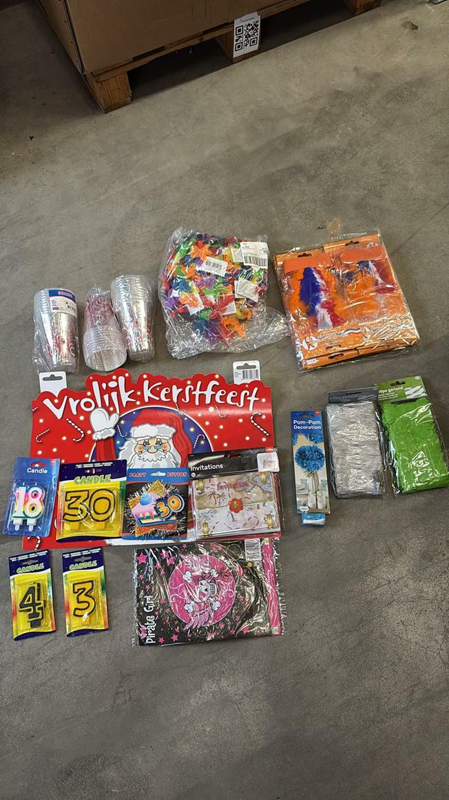 Meekes | Mix pallet 5 party and celebration items…